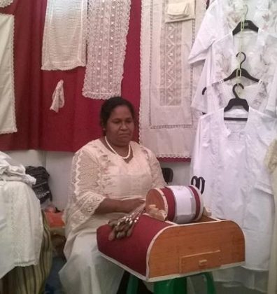 Traditional Beeralu Lace, a vital factor of Sri Lankan heritage ...